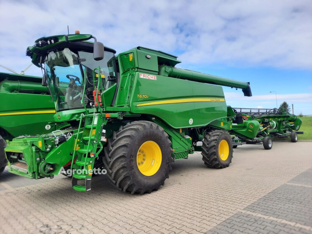 Novi John Deere T670 kombajn za žito