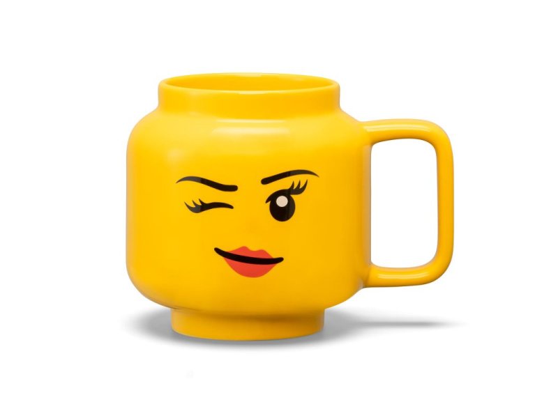 LEGO KERAMIČKA ŠOLJA 530 ML: DEVOJČICA KOJA NAMIGUJE