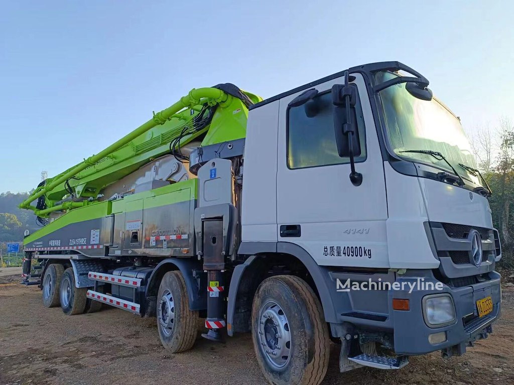 Zoomlion Pump usde Zoomlion 52m on Benz na šasiji Mercedes-Benz Actros 4141 pumpa za beton