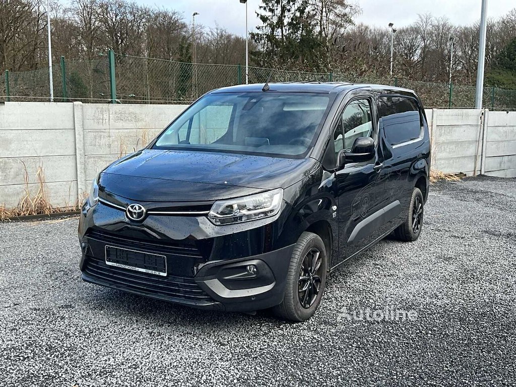 Prodaje se Toyota Proace City minibus furgon na aukciji