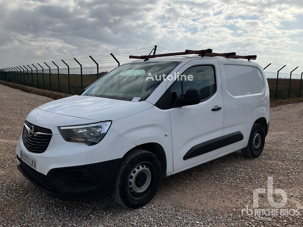 Prodaje se Opel COMBO laki furgon na aukciji