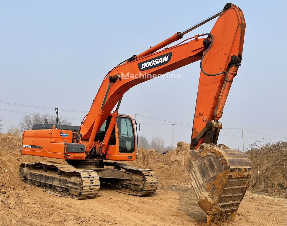 Doosan DX300 bager guseničar