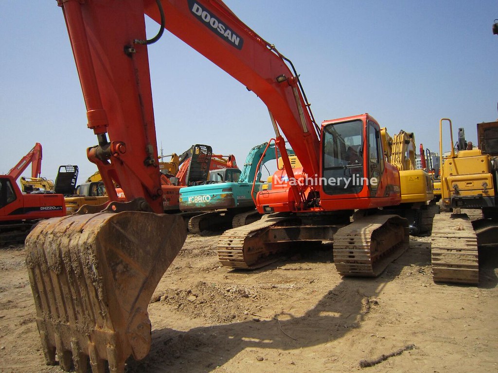 Doosan DH220 bager guseničar