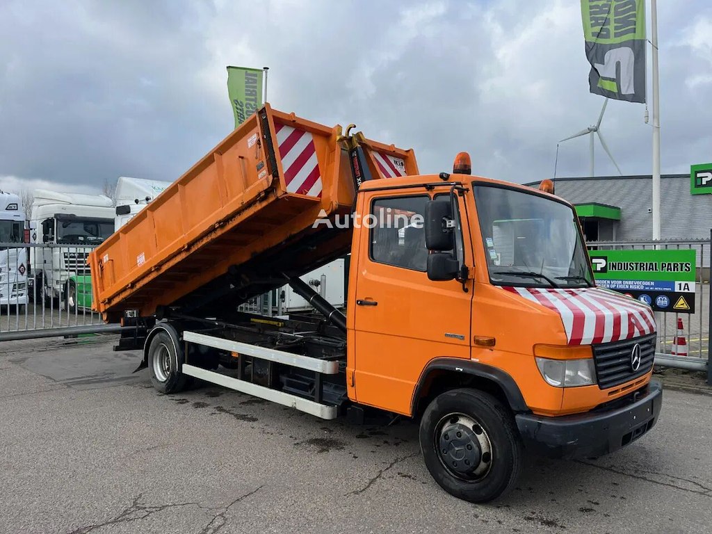 Mercedes-Benz Vario 813 HOOK * HIAB MULTILIFT XR * 76.064 km !!! * EURO5 Bluet kamion rol kiper