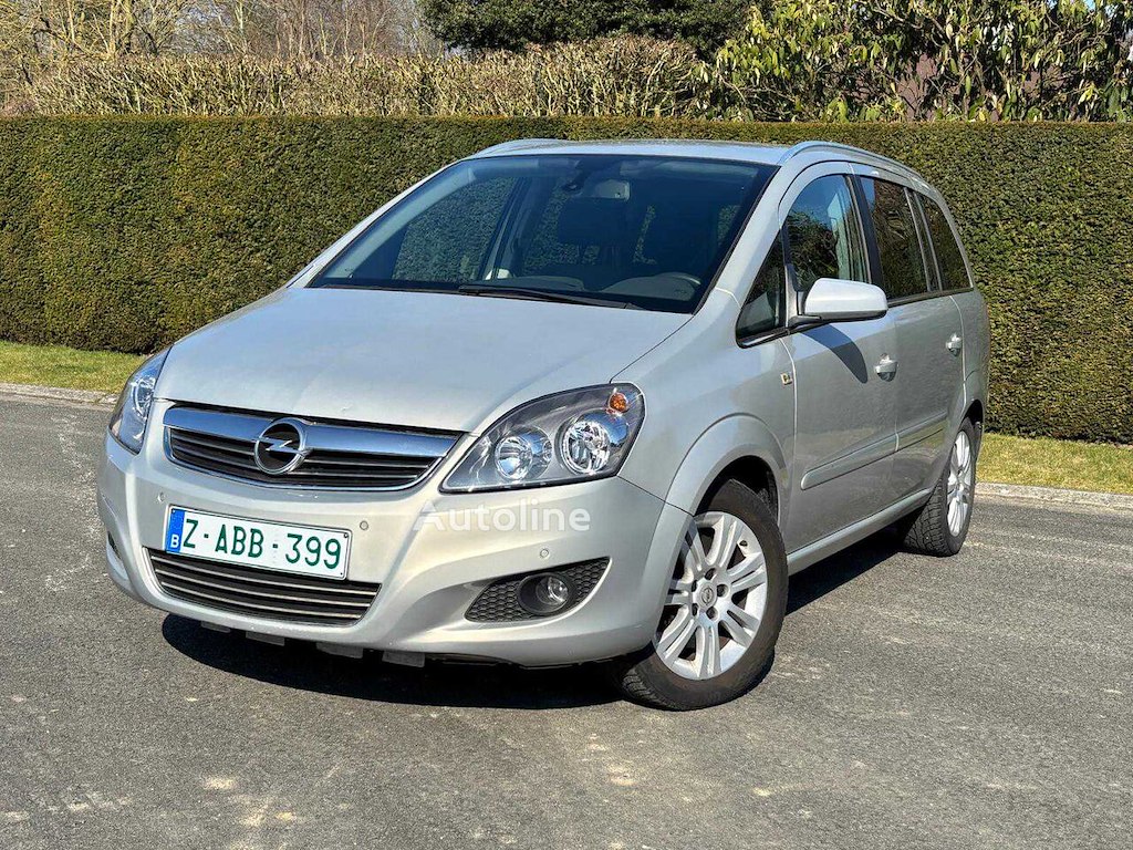 Prodaje se Opel Zafira minivan na aukciji