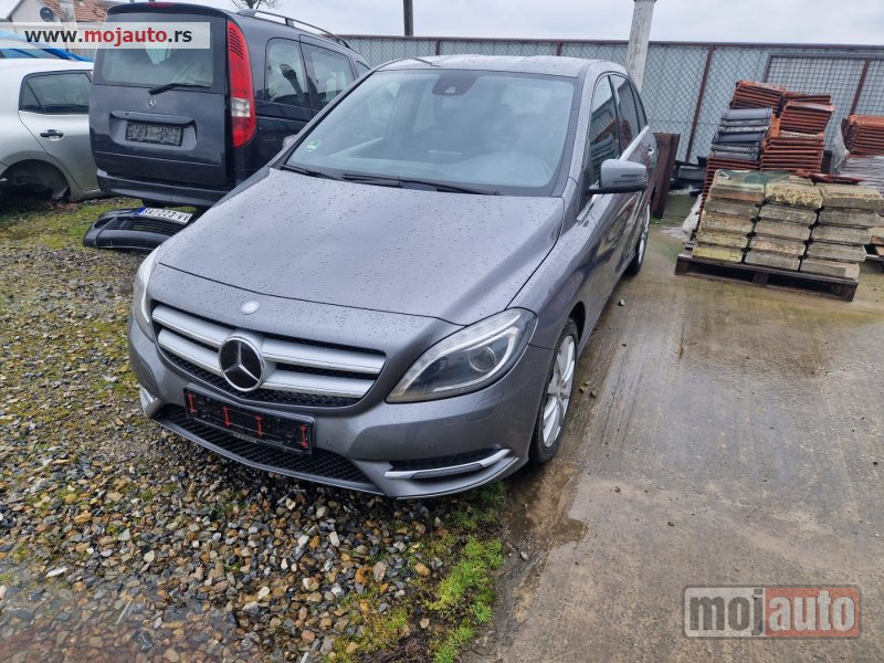 Svi delovi Mercedes B w246 2012 do 2018