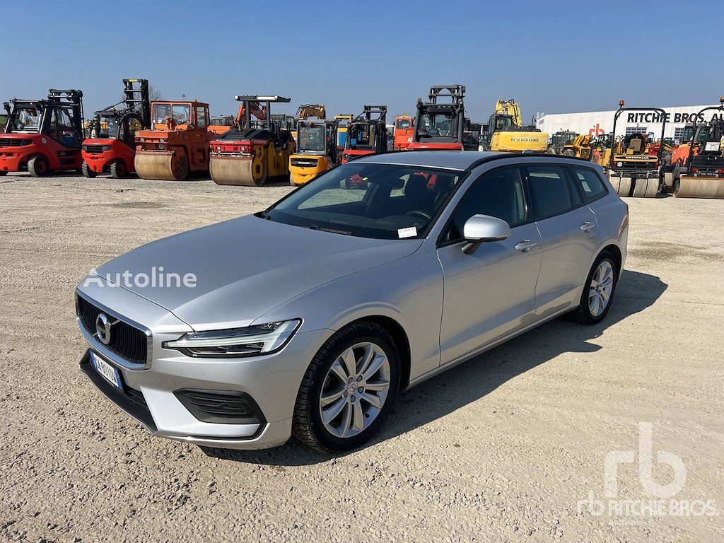 Prodaje se Volvo V60 SW D3 GEARTRONIC BUSINESS 2.0 150CV krosover na aukciji