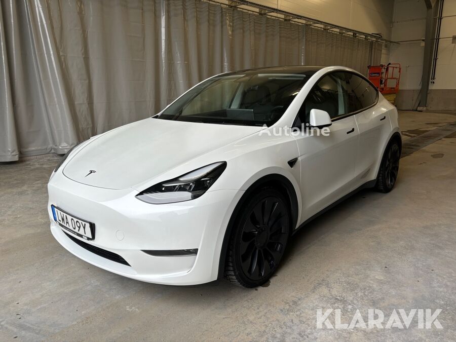 Prodaje se Tesla Model Y Performance krosover na aukciji