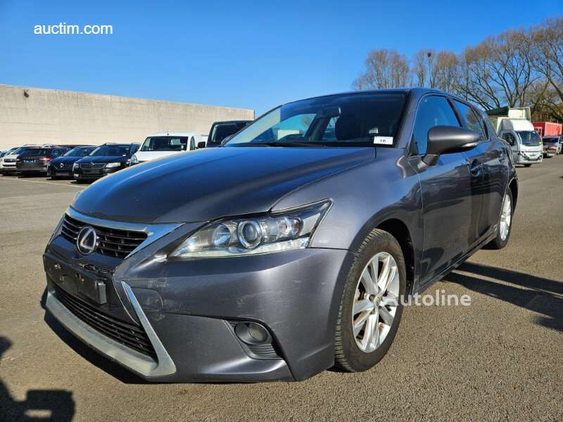 Prodaje se Lexus CT 200H sedan na aukciji