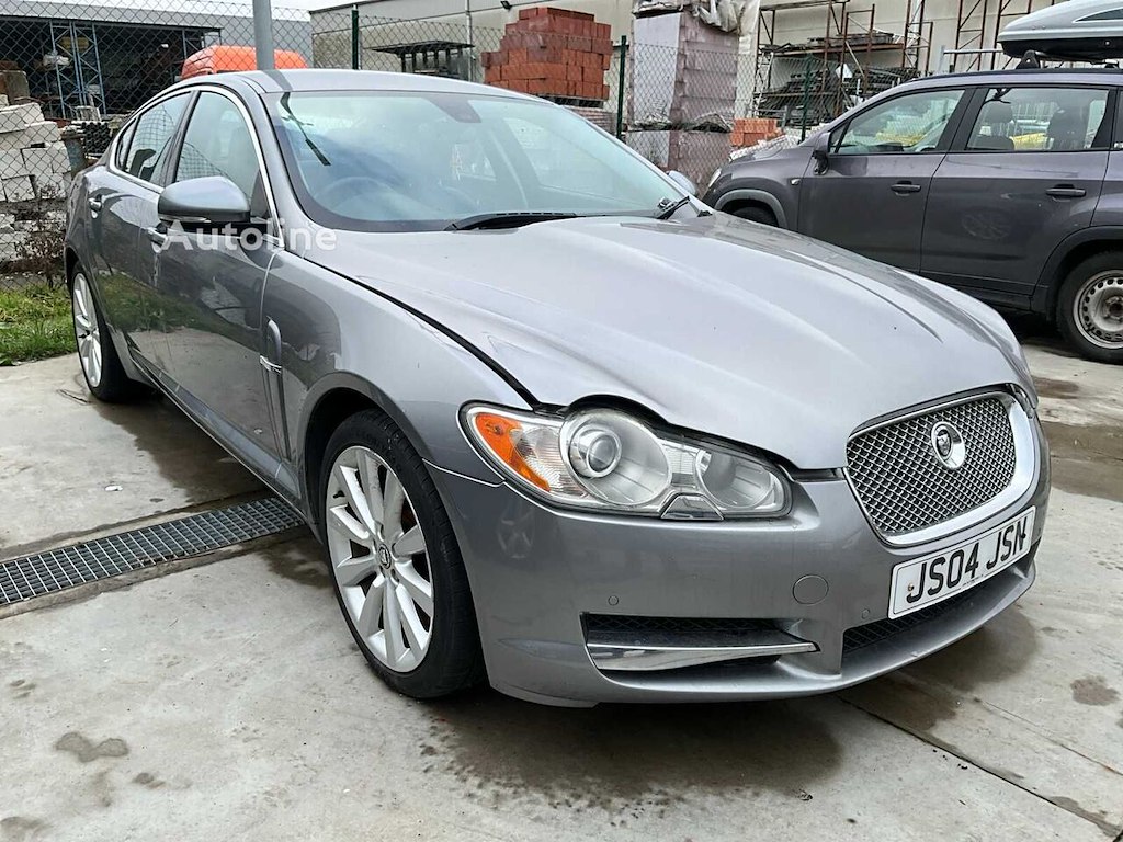 Prodaje se Jaguar XF sedan na aukciji