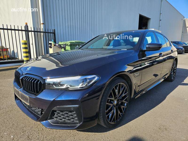 Prodaje se BMW 545e sedan na aukciji