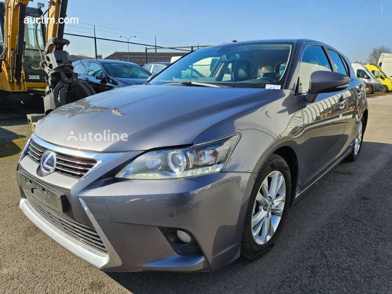 Prodaje se Lexus CT 200H sedan na aukciji