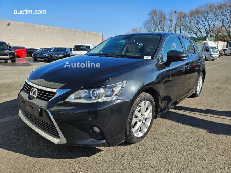 Prodaje se Lexus CT 200H sedan na aukciji