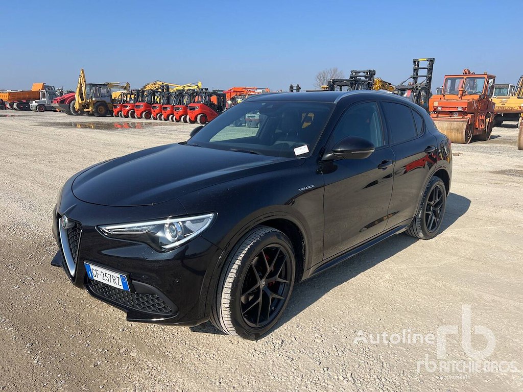 Prodaje se Alfa Romeo STELVIO 2.0 TURBO BENZINA 280CV AT8 Q4 terenac na aukciji