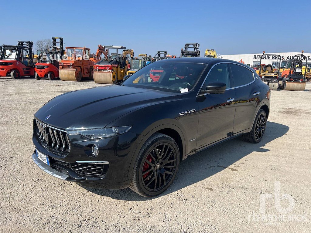 Prodaje se Maserati LEVANTE 3.0 V6 430CV S GRANLUSSO Q4 AUTO terenac na aukciji