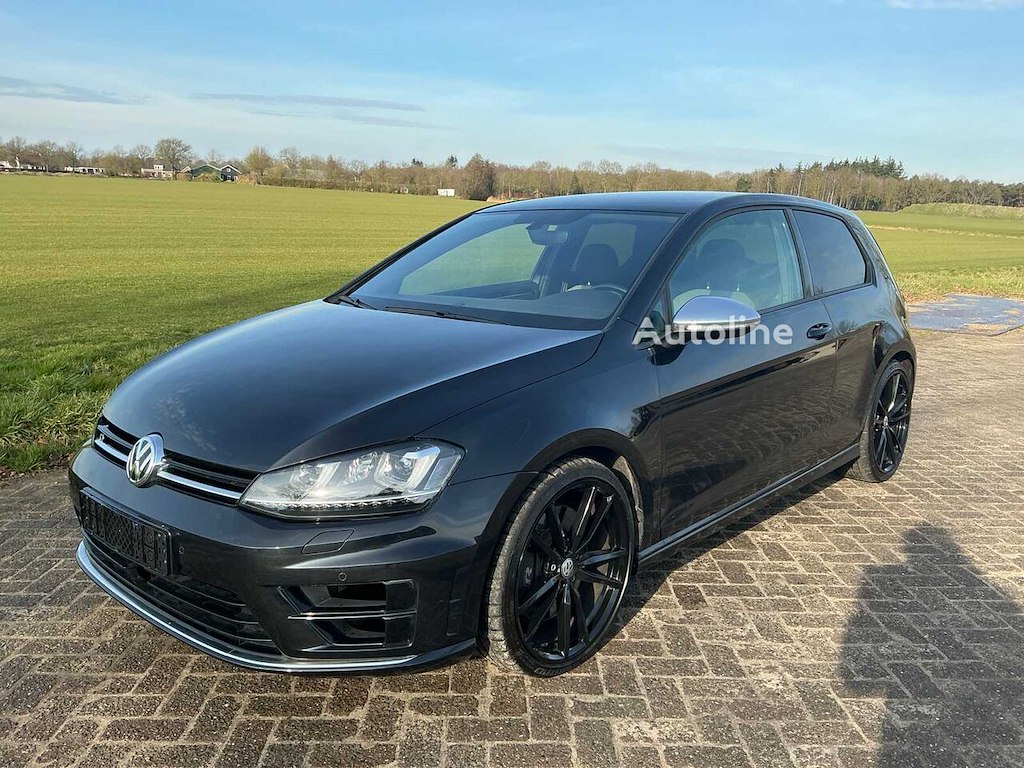 Prodaje se Volkswagen Golf 7 R hečbek na aukciji