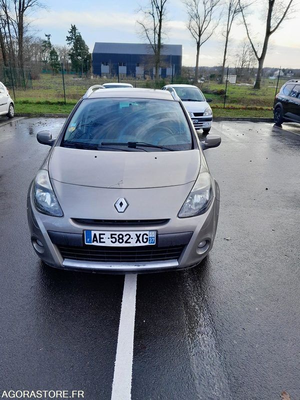 Prodaje se Renault CLIO hečbek na aukciji