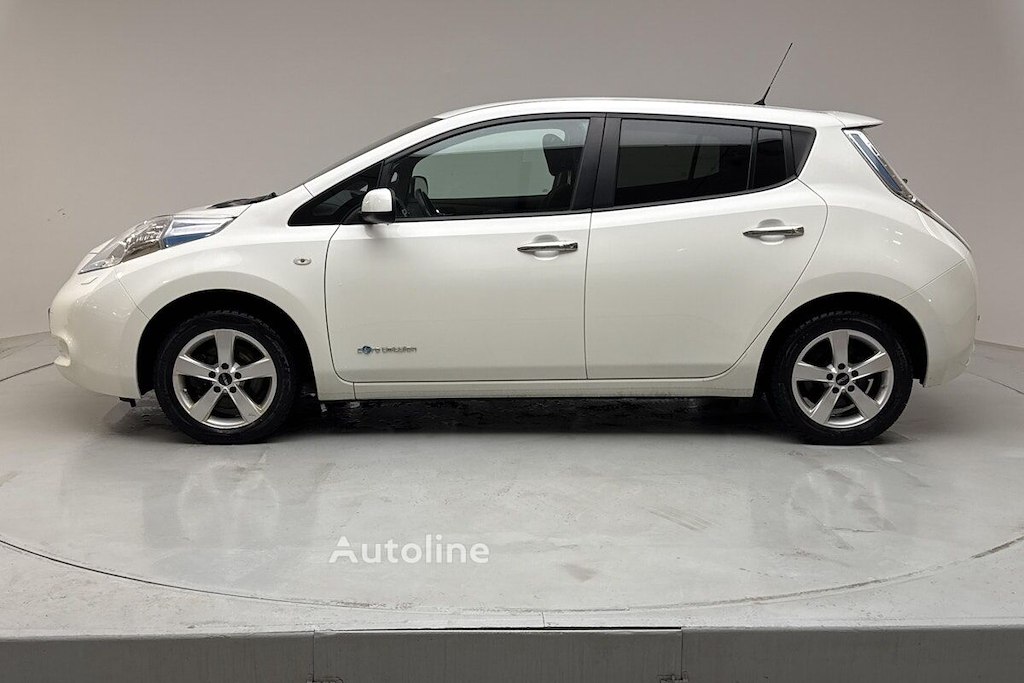 Prodaje se Nissan LEAF hečbek na aukciji