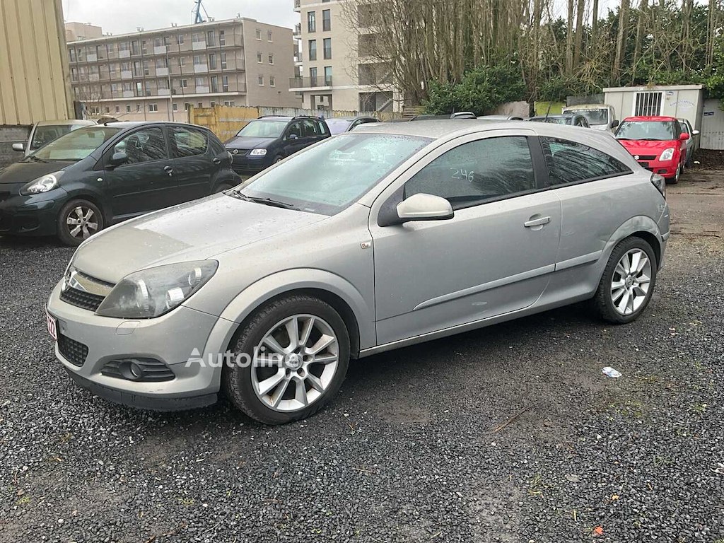 Prodaje se Opel Astra hečbek na aukciji