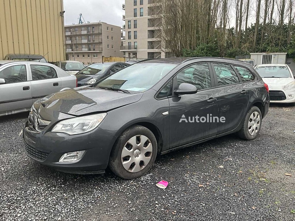 Prodaje se Opel Astra karavan na aukciji