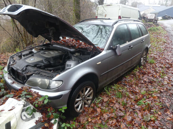 Prodaje se BMW 346L karavan na aukciji