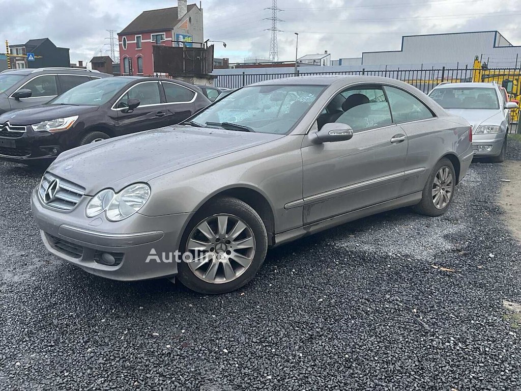 Prodaje se Mercedes-Benz CLK220 kupe na aukciji