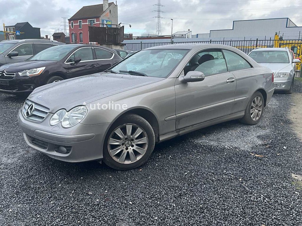 Prodaje se Mercedes-Benz CLK220 kupe na aukciji