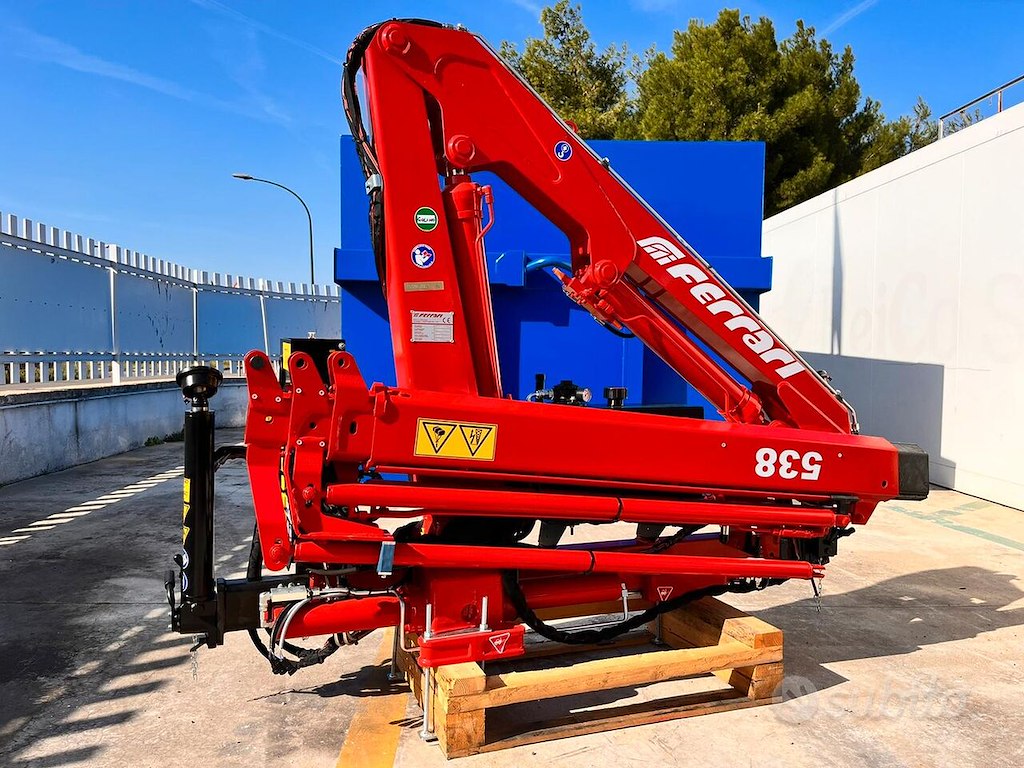 Ferrari HYVA F538 RA3 autodizalica s kranom