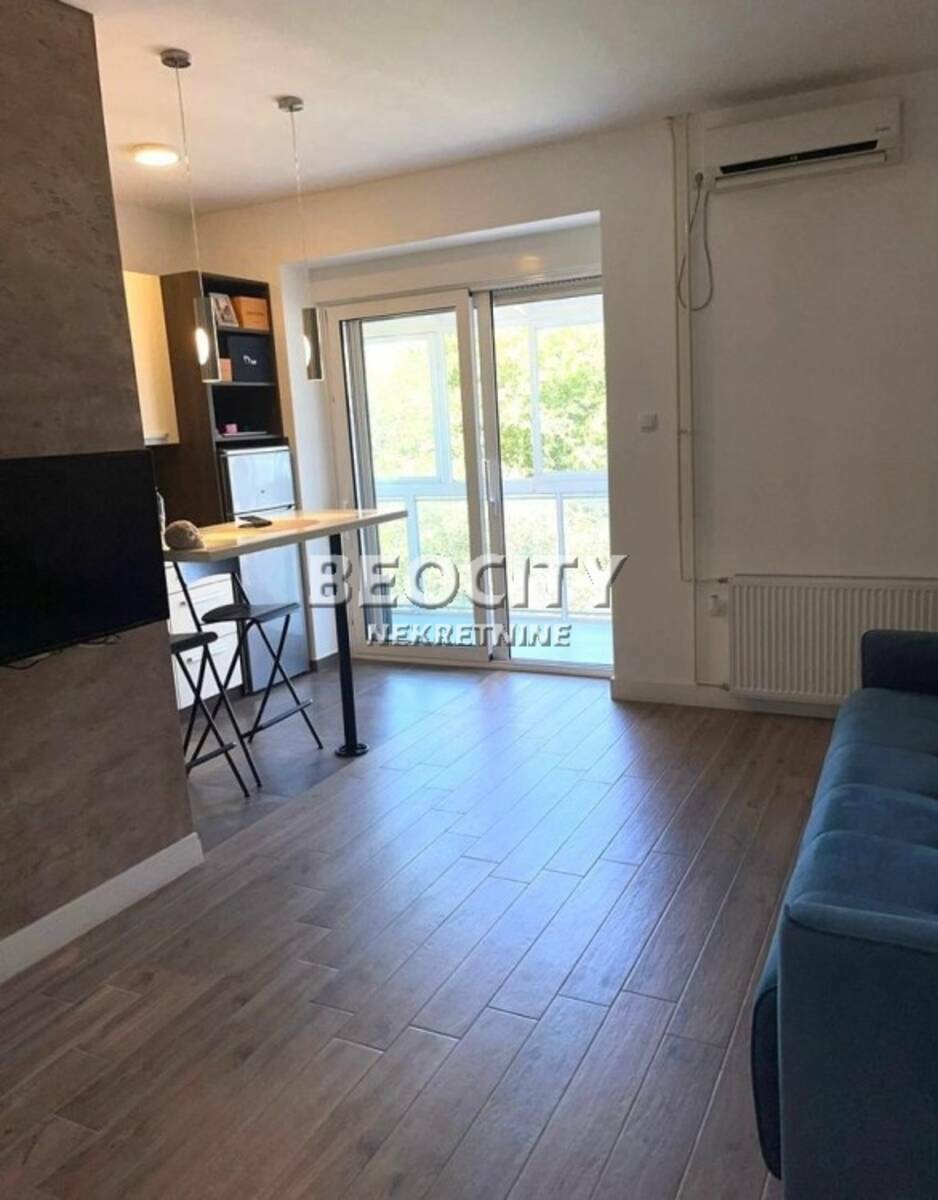 Novi Sad, Kej, Sonje Marinković, 0.5, 30m2, 87000EUR