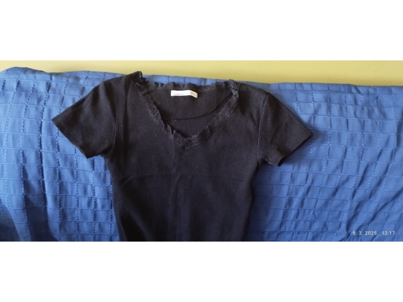 Crna crop majica bluza S čipka Pull&bear Rasprodaja