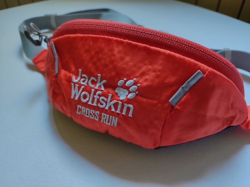 JACK WOLFSKIN Cross Run torbica oko struka- Top stanje!