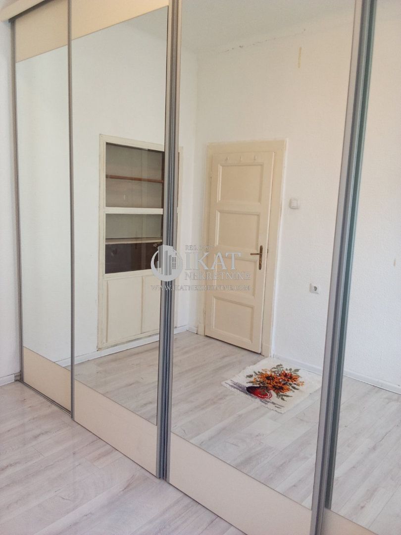 Savski venac, Sarajevska 38m2 jednoiposoban stan ID#4155 115.000 €