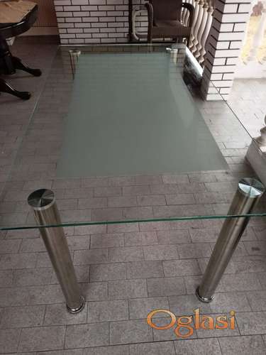 Stakleni trpezarijski sto 160 x 90.cm.kao nov