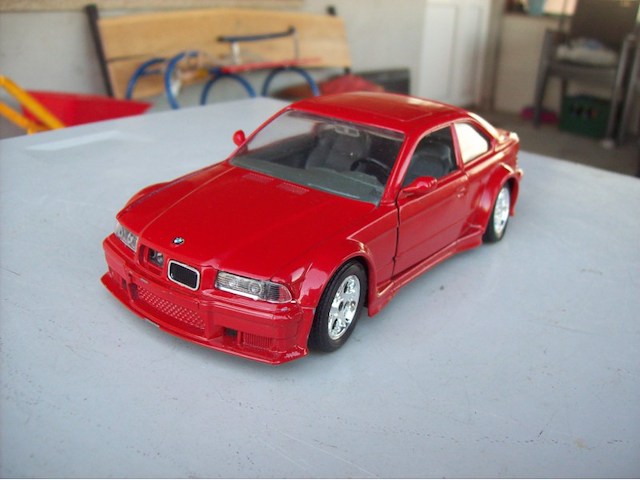 BMW M3  1/24 burago - Made in Italy