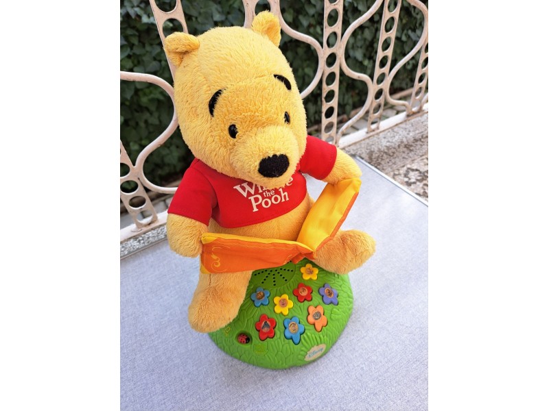 Winnie the Pooh priča price i peva pesmice na Srpskom