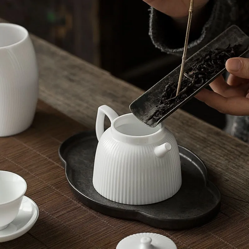 [Winter SALE]Vertical Pattern Dehua White Porcelain Teapot 215ml