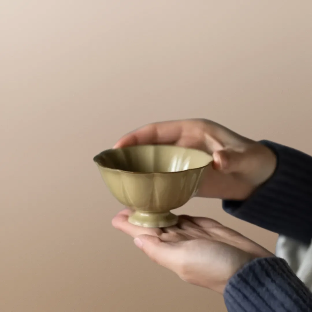 [Winter SALE]"Sunflower” Antique Style Ding Kiln Tea Cup