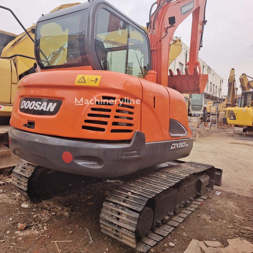 Doosan DH60 bager guseničar