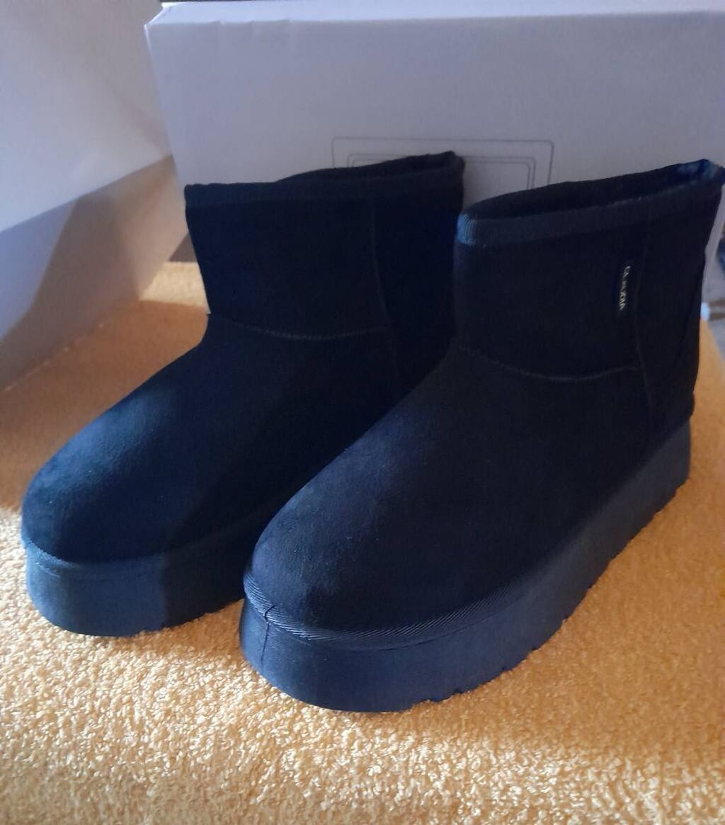 Ugg mini čizme, bоја - Crna, 40