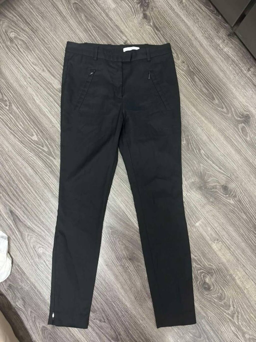 HUGO BOSS original ženske pantalone, S veličine. Kroj ide uz telo i