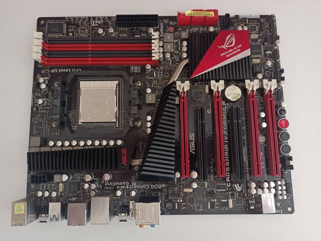 ASUS Crosshair IV Formula Republic Of Gamers *CPU Type Phenom II /