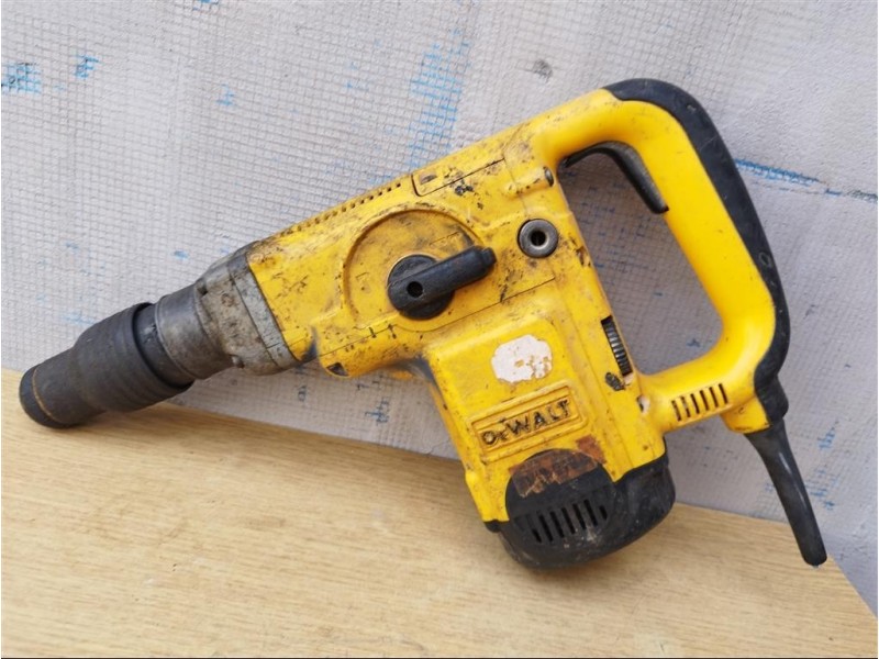 DeWalt busilica stemarica