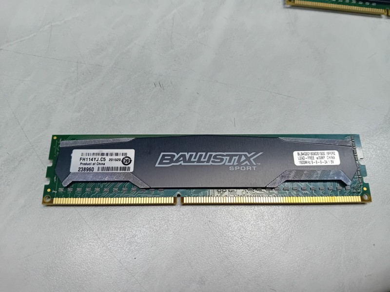 ddr3 4gb Crucial Ballistix ispravna 1600mhz