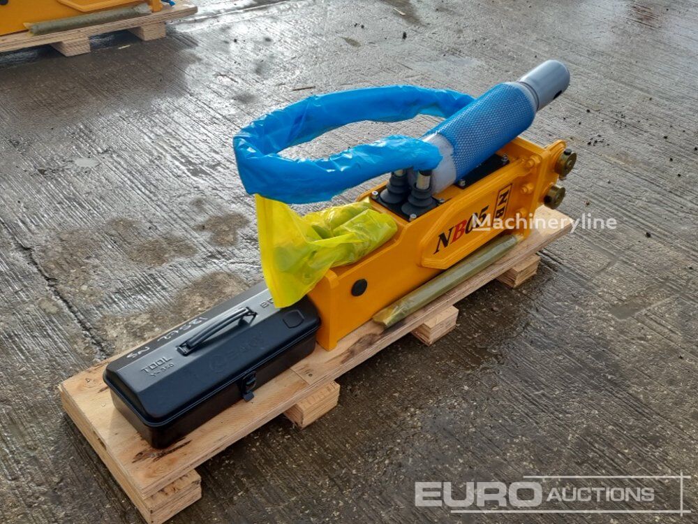 Prodaje se 2024 NB 05 Hydraulic Breaker 25mm Pin to suit Mini Excavator hidraulični čekić na aukciji