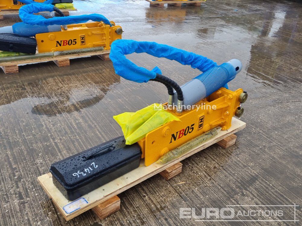 Prodaje se 2024 NB 05 Hydraulic Breaker 25mm Pin to suit Mini Excavator hidraulični čekić na aukciji