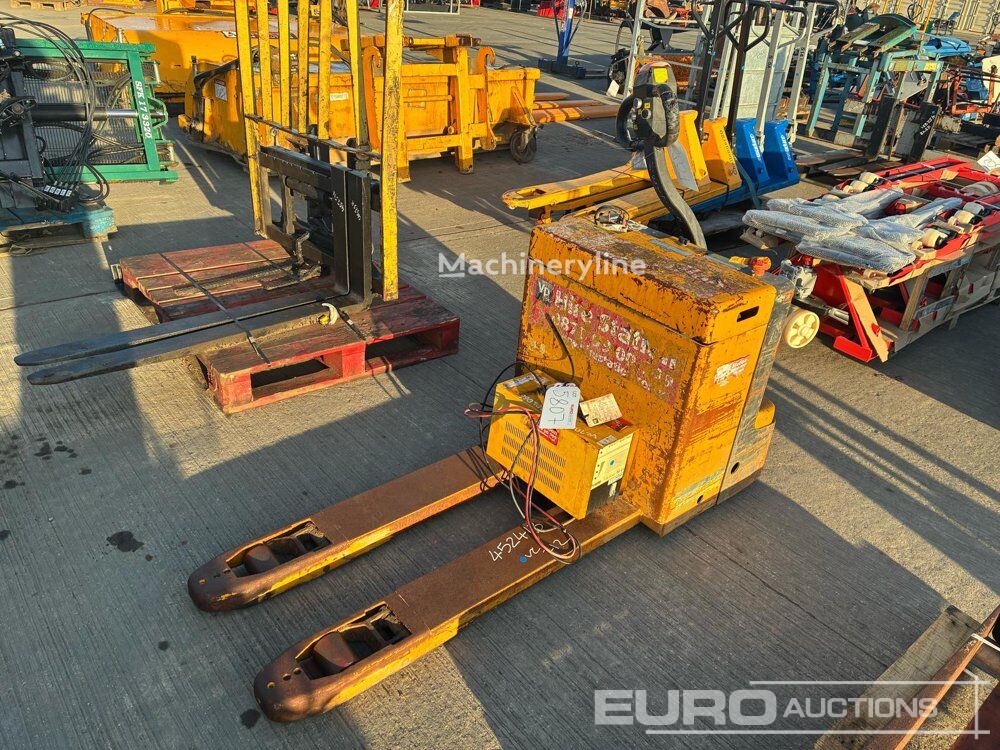 Prodaje se Electric Pallet Truck, 24Volt Battery Charger kašiku za prednje utovarivač na aukciji