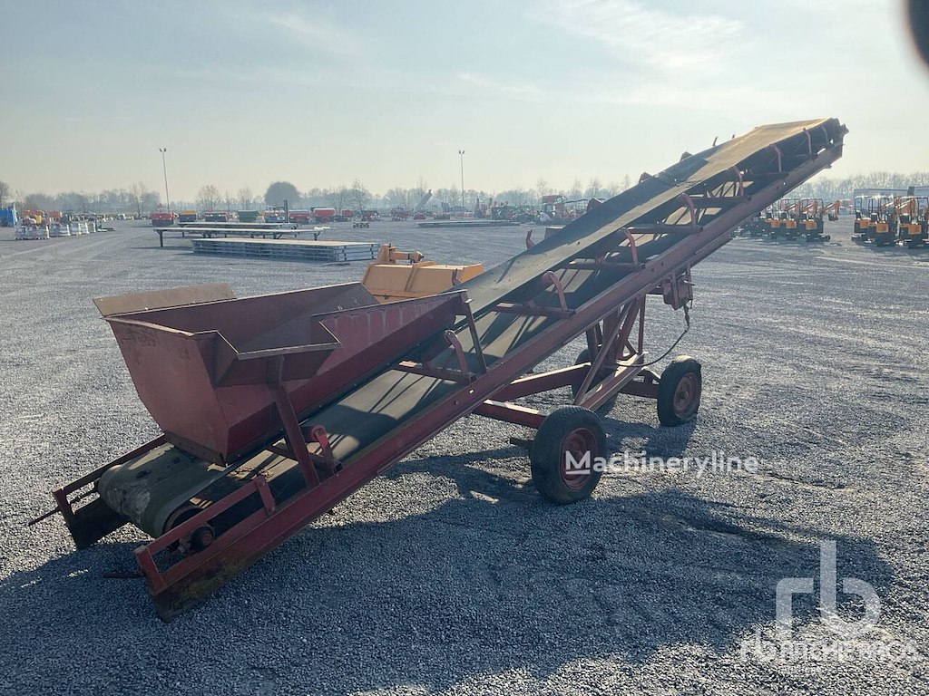 Prodaje se trakasti transporter na aukciji