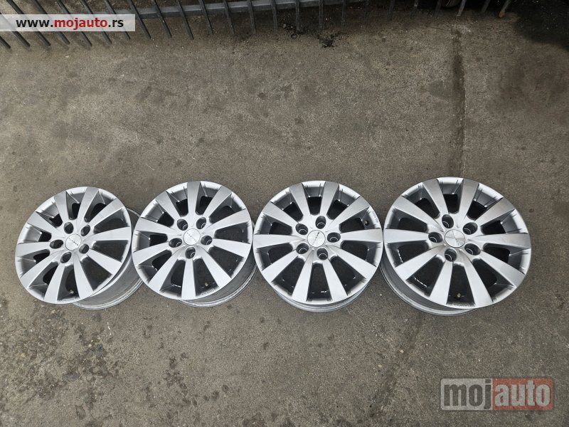 AluFelne 15Coli 5x100 Volkswagen Polo Golf4 Bora kao nove