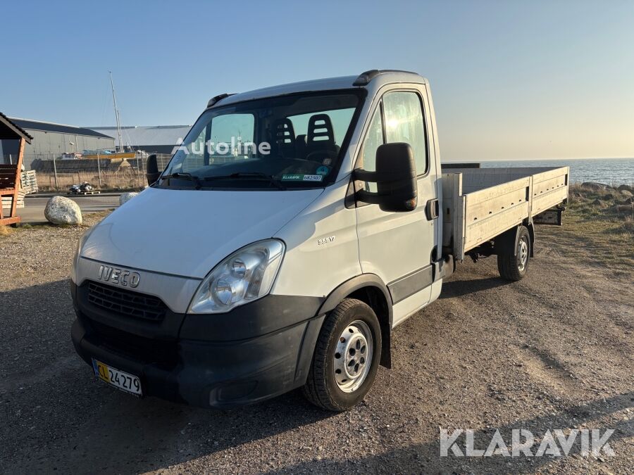 Prodaje se IVECO 35S17 kamion s ravnom platformom < 3.5t na aukciji