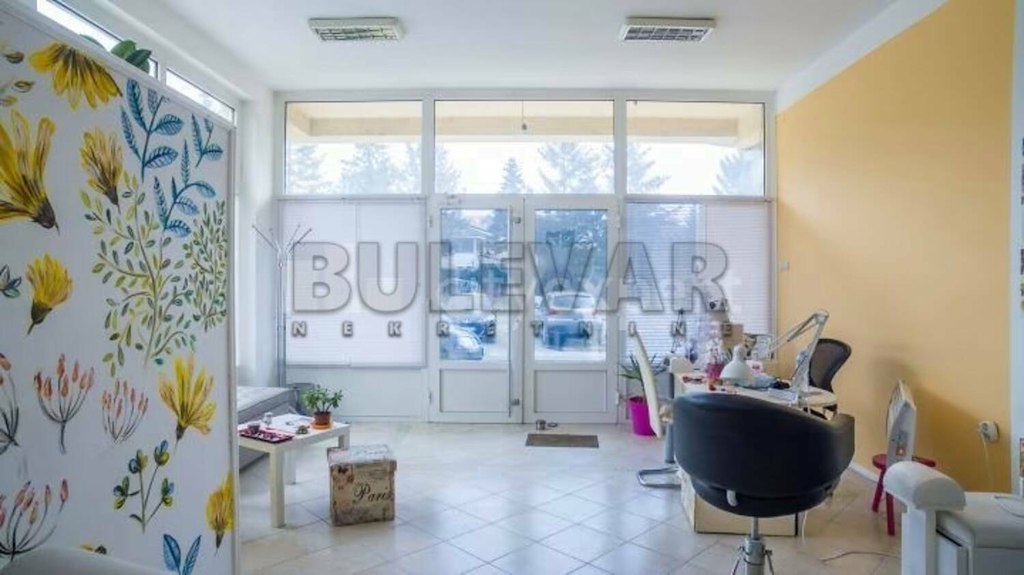 Izdaje se lokal na Pantaleju, 35m2